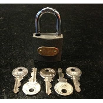 Amazon.com: QUICK PICK MAGIC WONDER LOCK - CROOK LOCK - Mentalism Magic ...