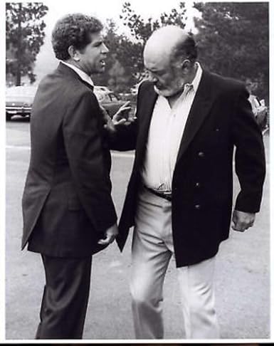 TRAPPER JOHN MD PERNELL ROBERTS 8X10 PHOTO #A1620 at Amazon's ...