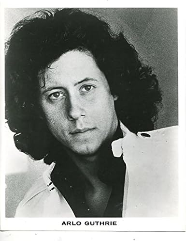 MOVIE PHOTO: ARLO GUTHRIE-8 X10-MUSICIAN-PHOTO-PORTRAIT-vg at Amazon's ...