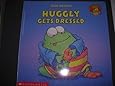 Amazon.com: Huggly Gets Dressed (Monster Under the Bed) (9780590117593 ...