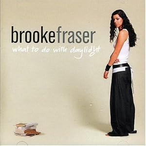 ニュージーランドの歌姫ブルック・フレーザー（Brooke Fraser）/ "Shadowfeet"