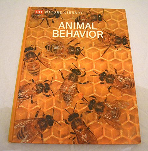 Animal Behavior (Life Nature Library): Tinbergen, Niko: Amazon.com: Books