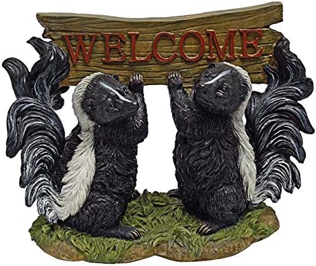Design Toscano Something is in the Air Skunk Welcome Statue - BigaMart