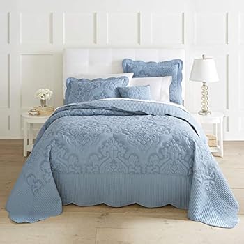 Amazon.com: Modern Heirloom Collection Charlotte Bedspread, Queen, Blue ...