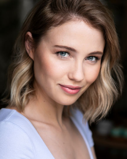 gravity and her kingdoms: Amazon.de: Clark, Britt Scott: Fremdsprachige ...