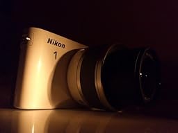 Amazon | Nikon ミラーレス一眼カメラ Nikon 1 (ニコンワン) J1 (ジェイワン) 標準ズームレンズキット ホワイトN1 J1HLK WH | ミラーレス一眼 通販