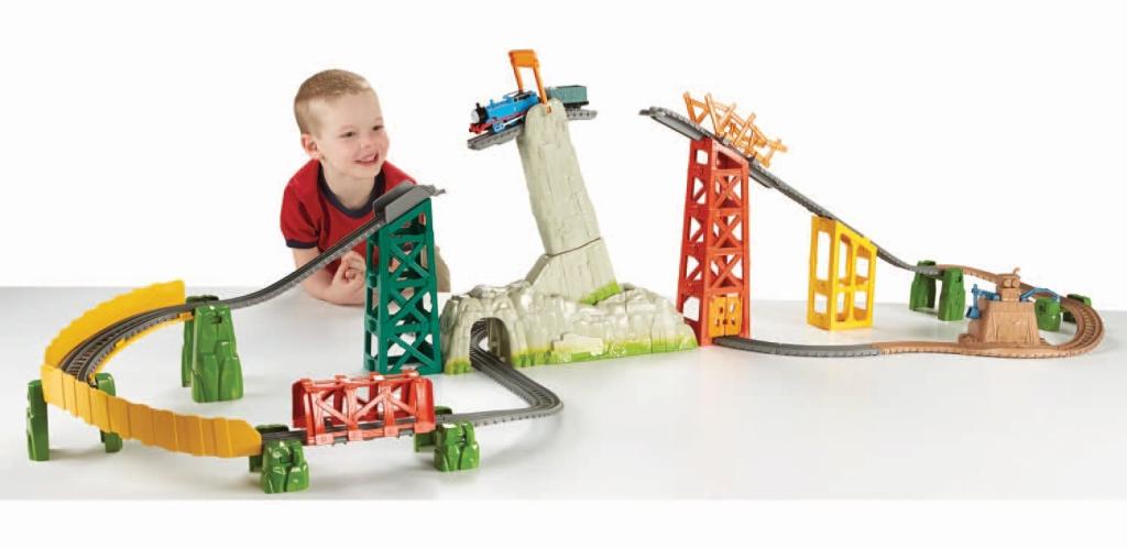 Fisher-Price Thomas & Friends TrackMaster Avalanche Escape Set : Amazon ...