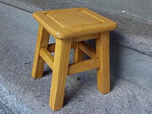 Taburete de madera en una forma cuadrada y color roble oscuro: Amazon ...