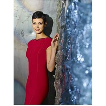 V (TV Series '09 - '11) 8x10 Photo Stunning Morena Baccarin as Anna in ...