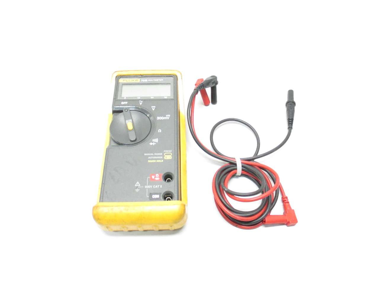 FLUKE 70 III MULTIMETER W/ CASE AND LEADS D509985: Amazon.com ...