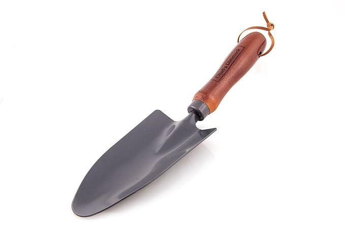 Garden Hand Trowel with Traditional Wooden Handle: Amazon.co.uk ...