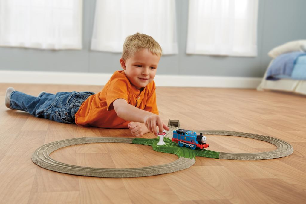Thomas the Train: TrackMaster Deluxe Starter Set : Amazon.com.mx ...