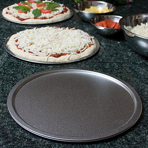 Pizza Maker Kit 5-piece Set with 12 Inch Steel Pizza Pan, Betty Crocker ...