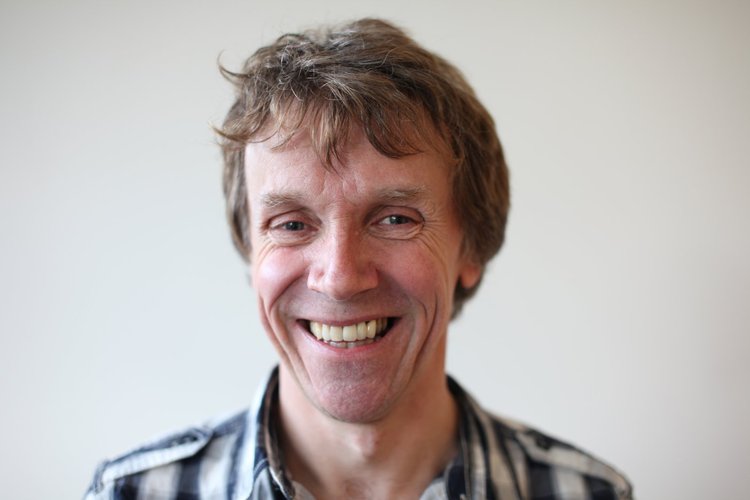 The Cultural Industries: Hesmondhalgh, David: 9781446209264: Amazon.com ...