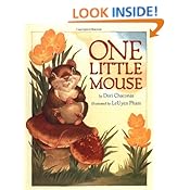 One Little Mouse: Dori Chaconas, Leuyen Pham: 9780670889471: Amazon.com ...