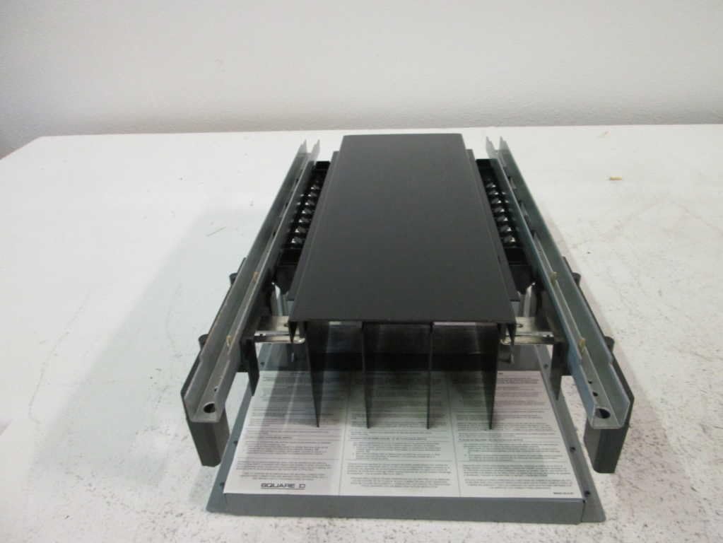 SCHNEIDER ELECTRIC Panelboard Interior 125-Amp Mlo 18 3-Pointh NF418L1 ...