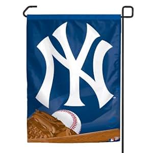 Amazon.com : MLB New York Yankees Garden Flag : Sports Fan Outdoor ...