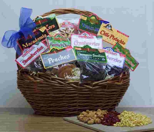 Amazon.com : Deluxe Fruits and Munchies Basket : Fruit Gifts : Grocery ...