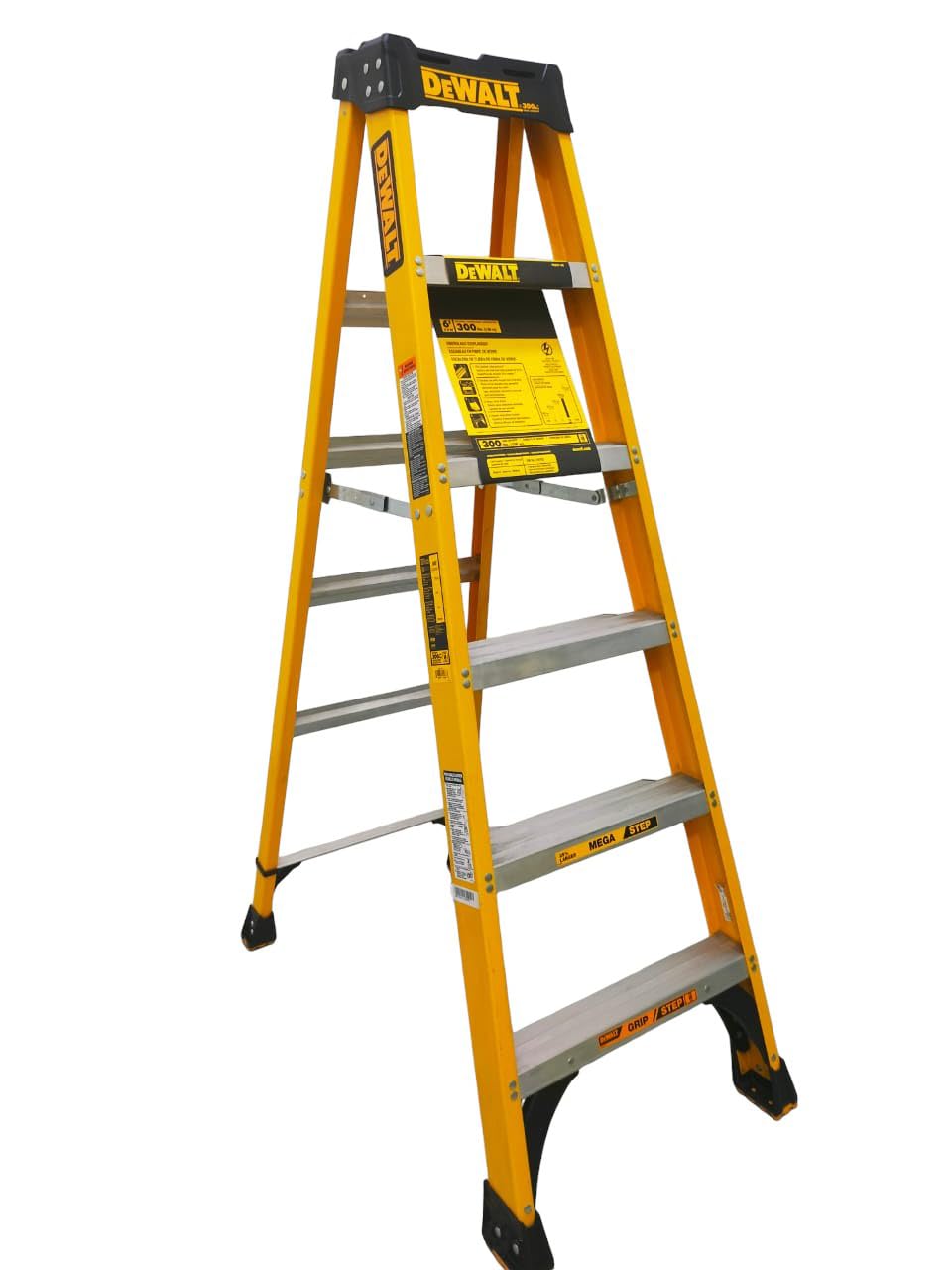DeWalt 6-Foot Fiberglass Step Ladder, 300-Pound Load Capacity, Type IA ...