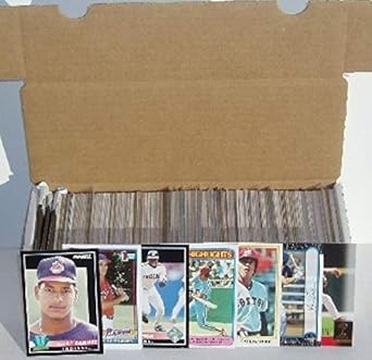 Amazon.com: MLB Baseball Card Collector Box Over 500 Different Cards ...