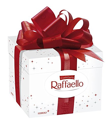 Amazon.com : Ferrero Raffaello Gift Box 300 G : Gourmet Chocolate Gifts ...