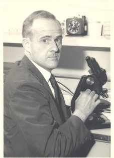 With the Old Breed: The World War Two Pacific Classic: Amazon.co.uk ...