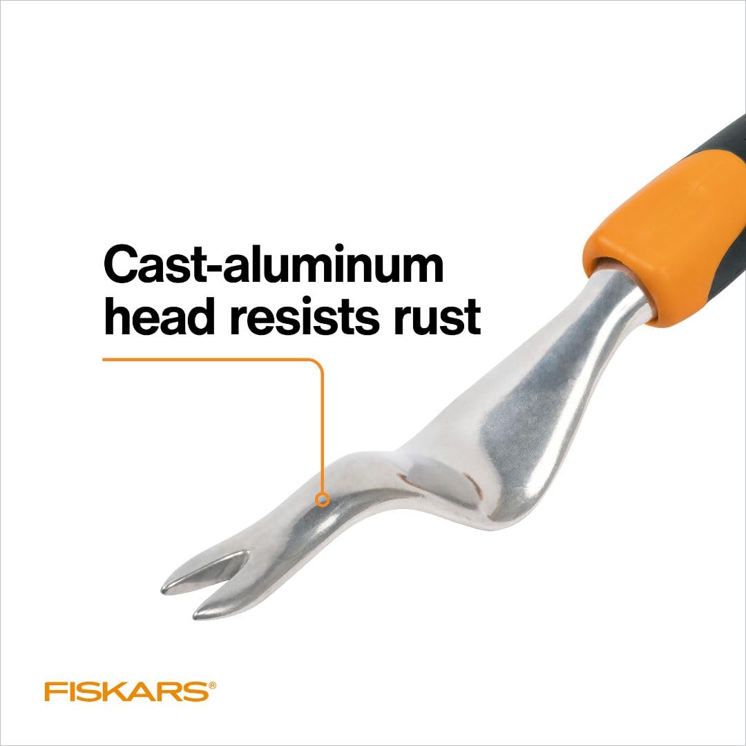 Mua Fiskars Ergo Weeder - Heavy Duty Gardening Hand Tool with Hang Hole ...
