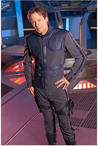 Andromeda Kevin Sorbo as Captain Dylan Hunt Turned to Side on Bridge 8 ...