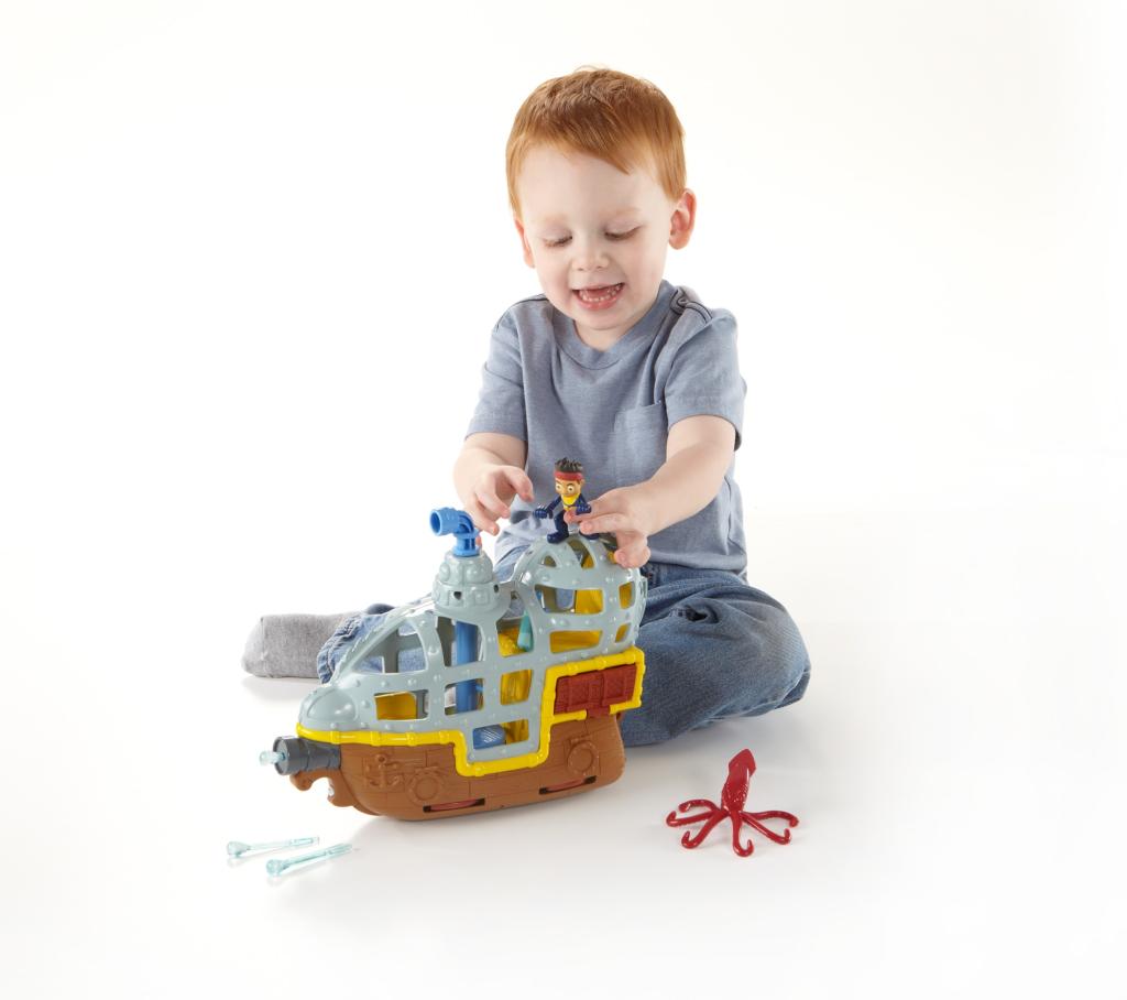 Fisher-Price Disney Jake and The Never Land Pirates Rolling Submarine ...