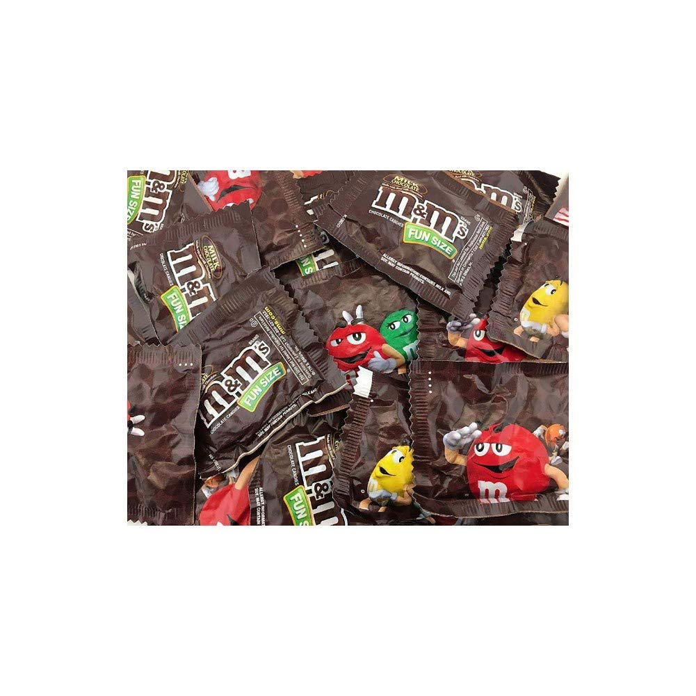 M&M's Caramelo de chocolate con leche de tamaño divertido, paquete a granel de 70 unidades