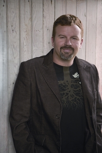 Mark Hall - Alle Hörbücher bei Audible.de