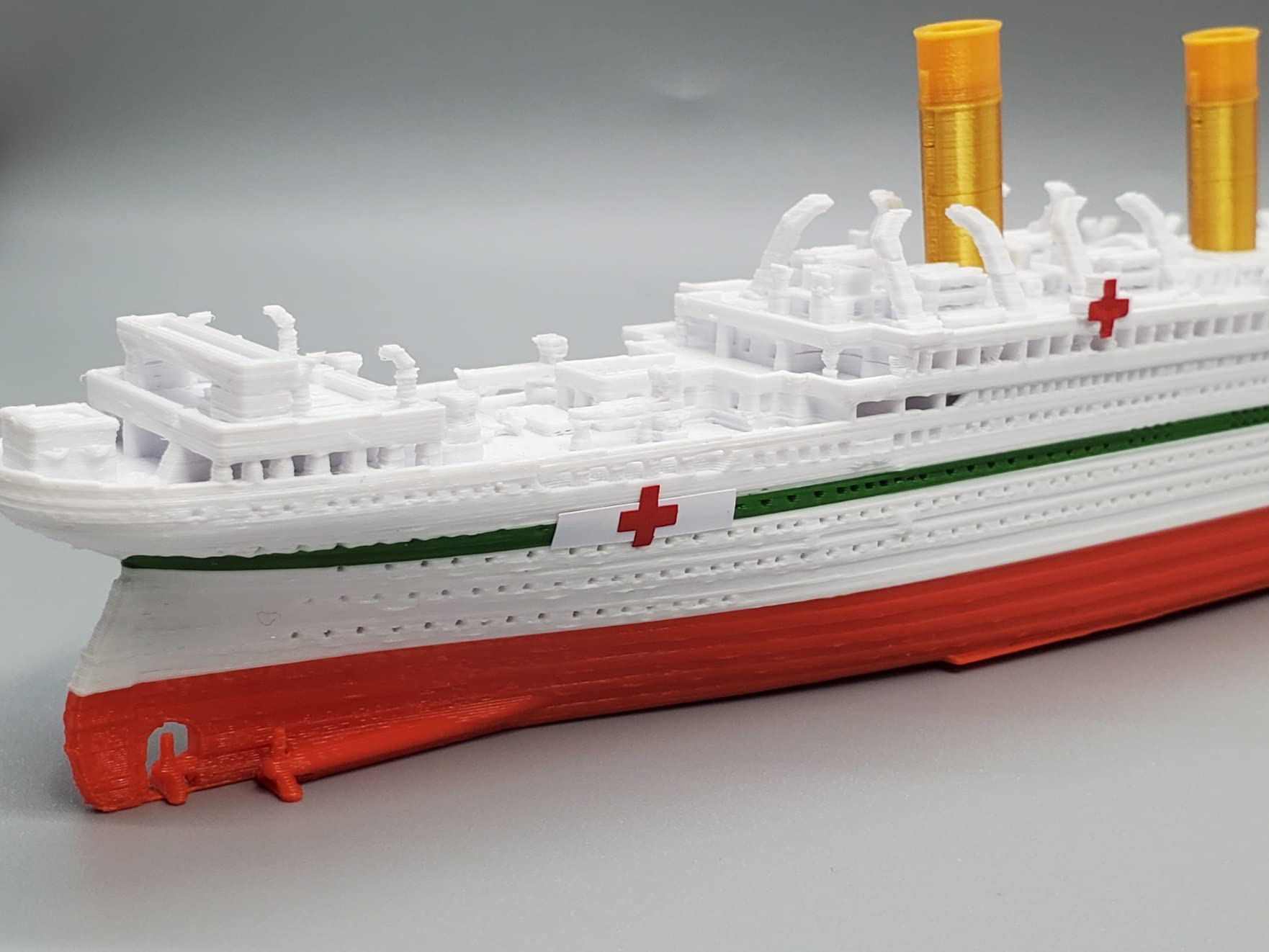Mua THEROLLER3D HMHS BRITANNIC Model Ship with 3 pc SeaMines,1 Ft Long ...
