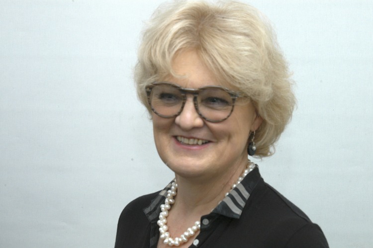 Elizabeth Edmondson – Audio Books, Best Sellers, Author Bio | Audible.com