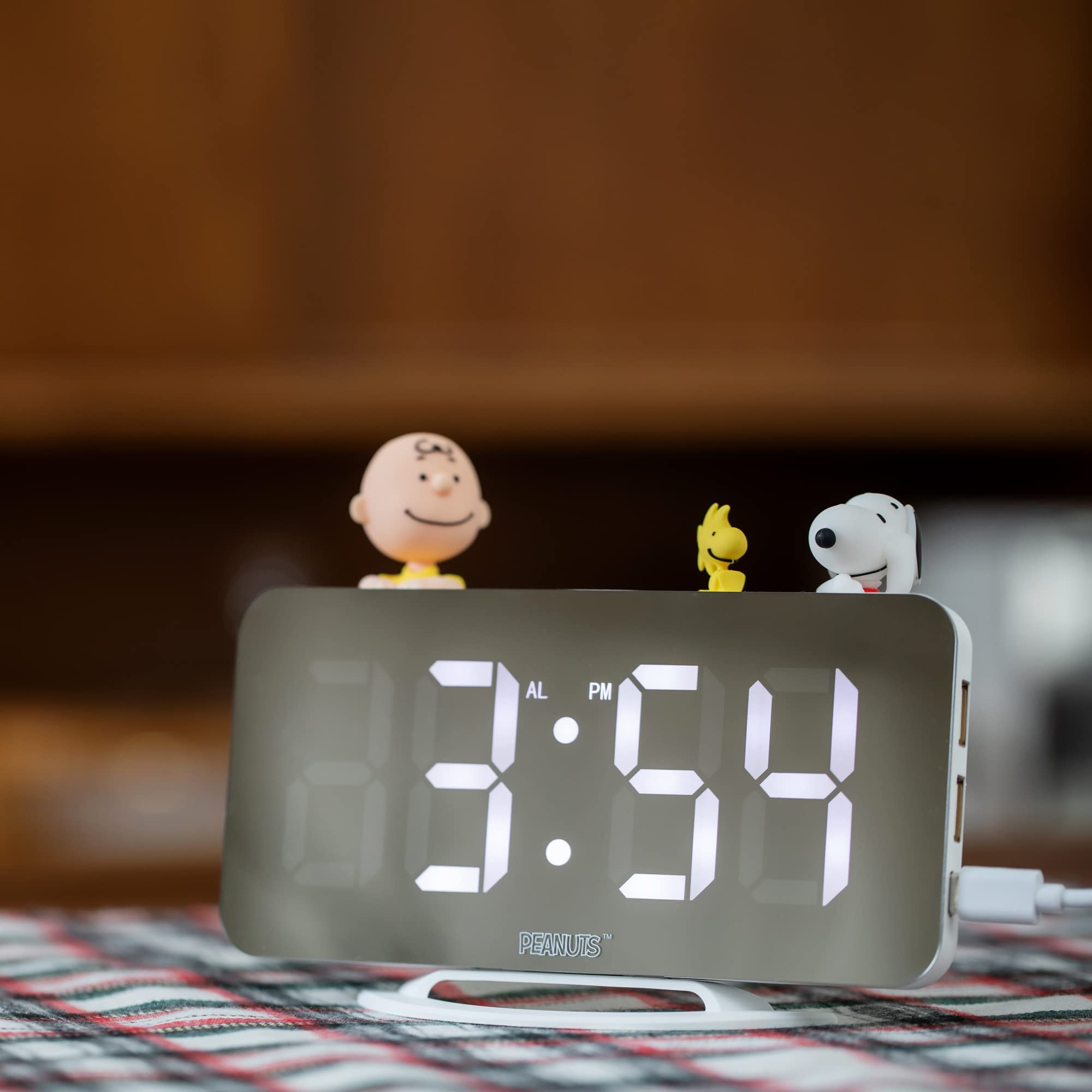 Gpel Peanuts Snoopy Digital Clock, Desk Clock, LED Clock, Snoopy Clock ...