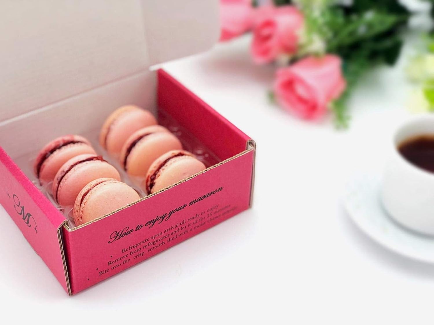 Amazon.com : Special Holiday Macaron Gift Box (Raspberry) : Grocery ...