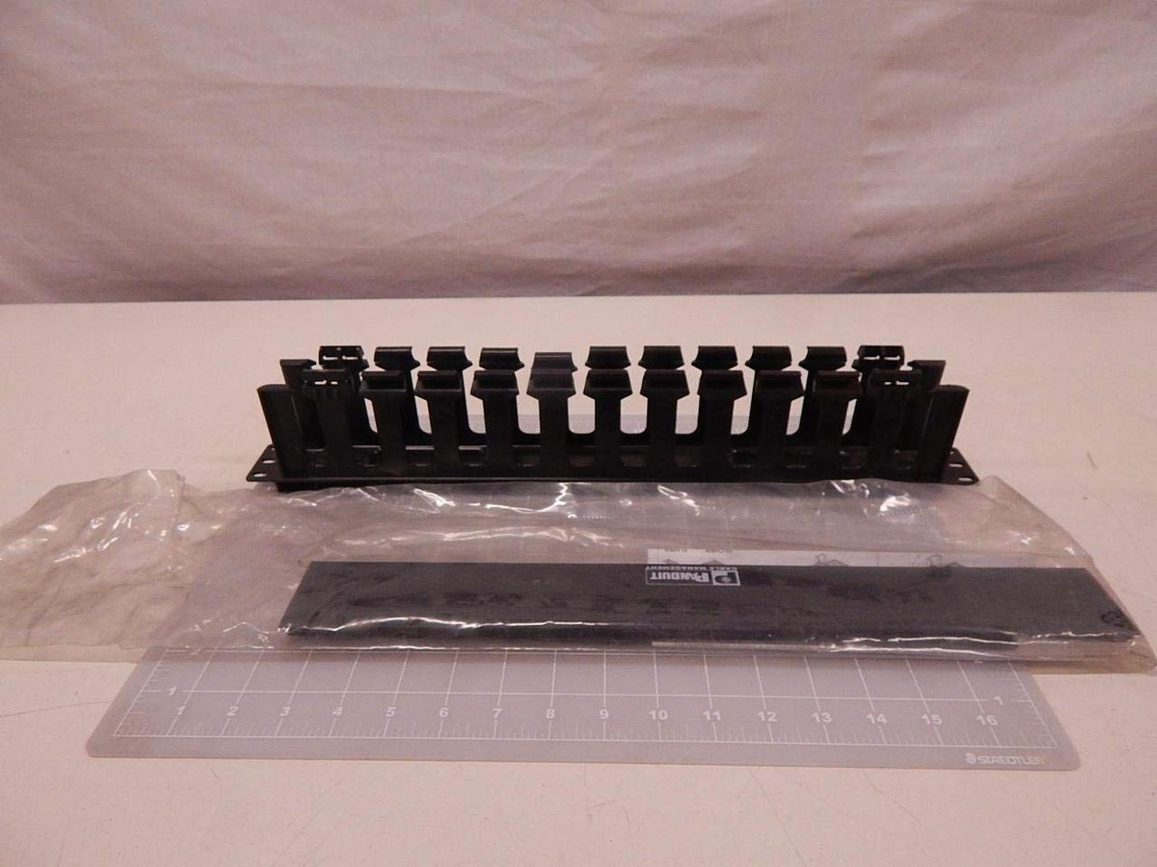 Mua Panduit WMPFSE Horizontal Cable Manager, Black, 1 RU, Black trên ...