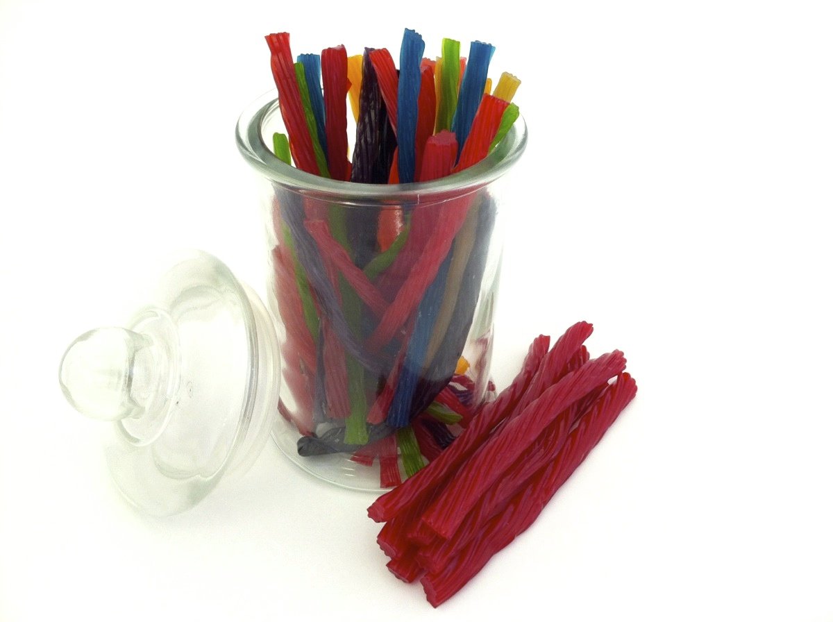 Mua Cinnamon Licorice Twists Pack of 3 - Spicy Fat-Free Old Fashioned ...