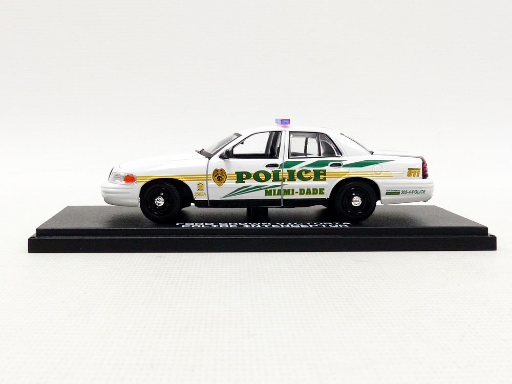 Toys Toys & Hobbies Other Vehicles Greenlight Ford Crown Victoria CSI ...