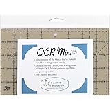 Mini Wonderful Curves: 16 Seasonal Quilt Projects Using the QCR Mini ...