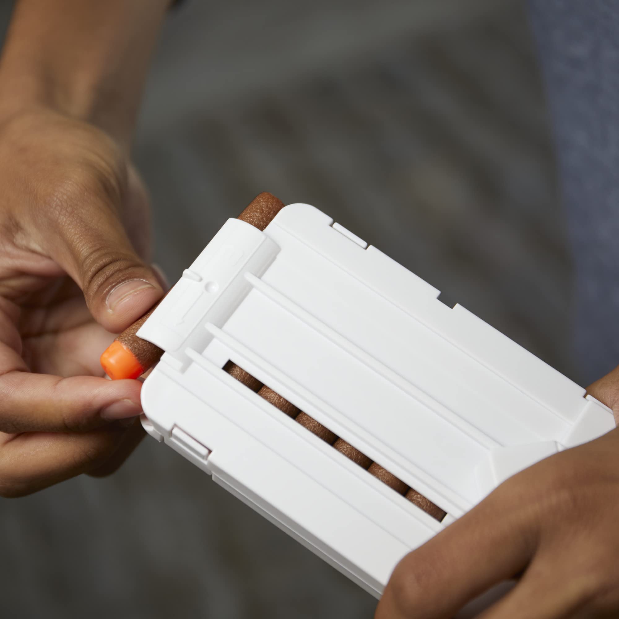 Mua NERF Minecraft Sabrewing Motorized Blaster Bow, 8 Elite Darts, 8 ...