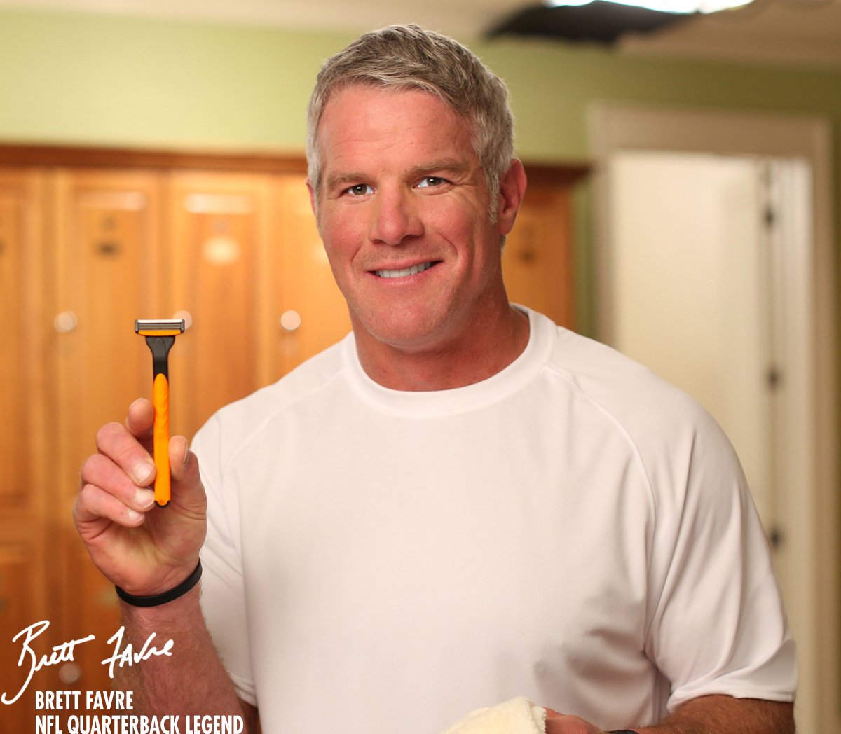 Micro Touch Triple-Blade Razor With 12 Refill Cartridges, 1 Set on ...