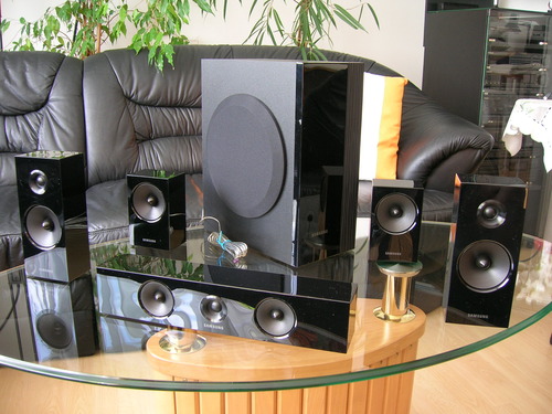 Samsung HT-E5500 5.1 3D-Blu-ray-Heimkinosystem (1000 Watt, WLAN ...