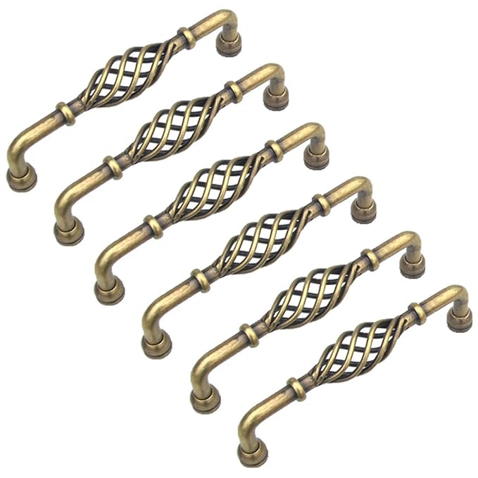 neue Schrankknöpfe und -griffe