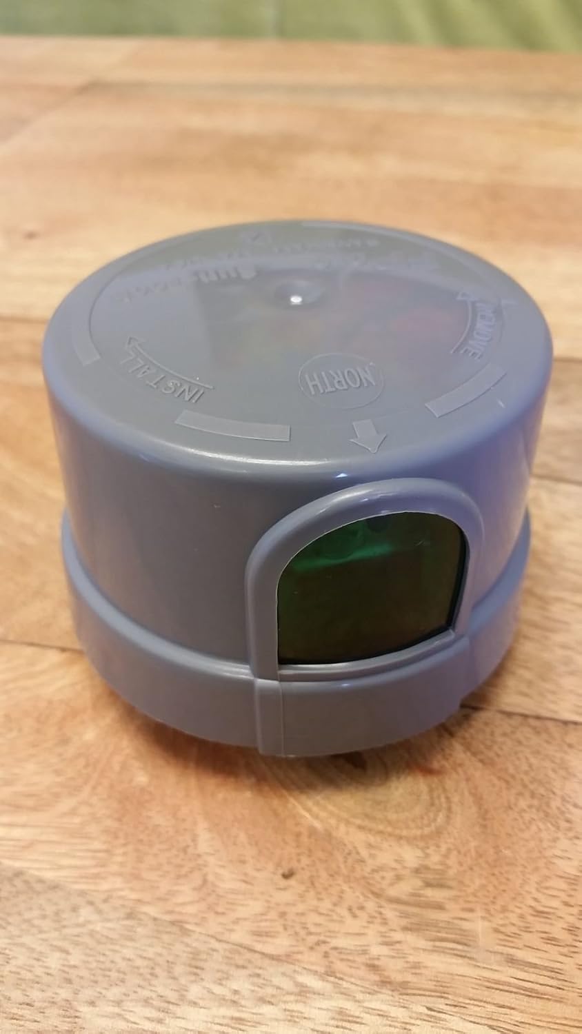 Box Of 10 Sun-Tech outdoor photocell Model FP7571B. 105-130v 1000w ...