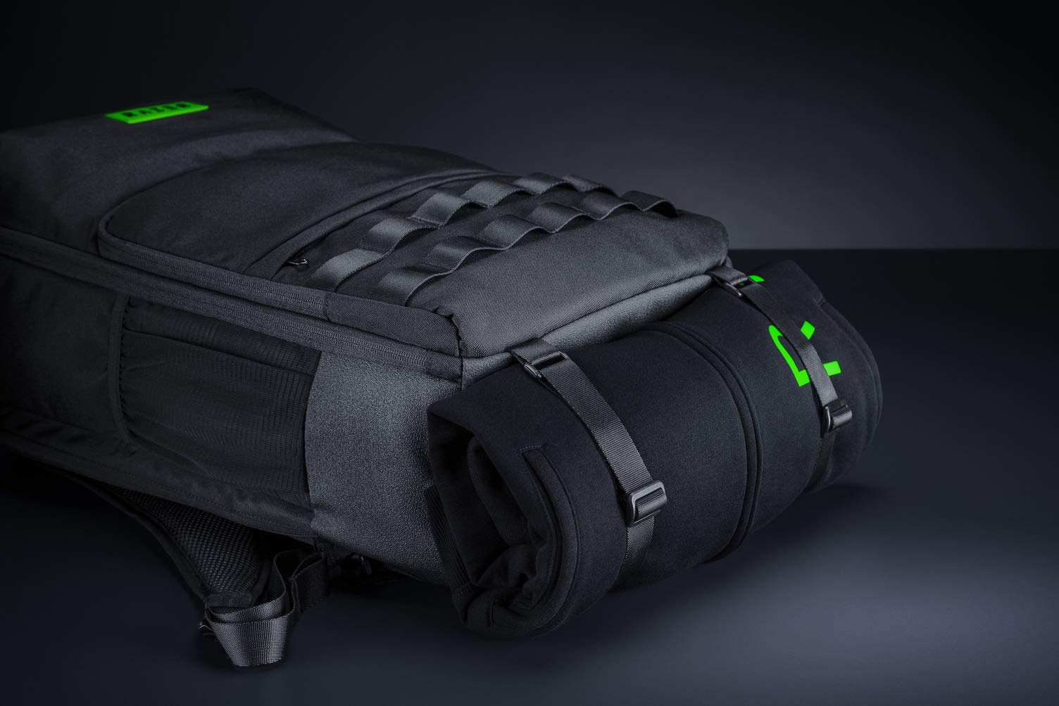 Mua Razer Concourse Pro 18" Backpack: Tear Resistant Bottom - Front ...