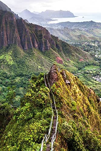 Amazon.com: An aerial view of the Ko'olau mountain range & Haiku valley ...