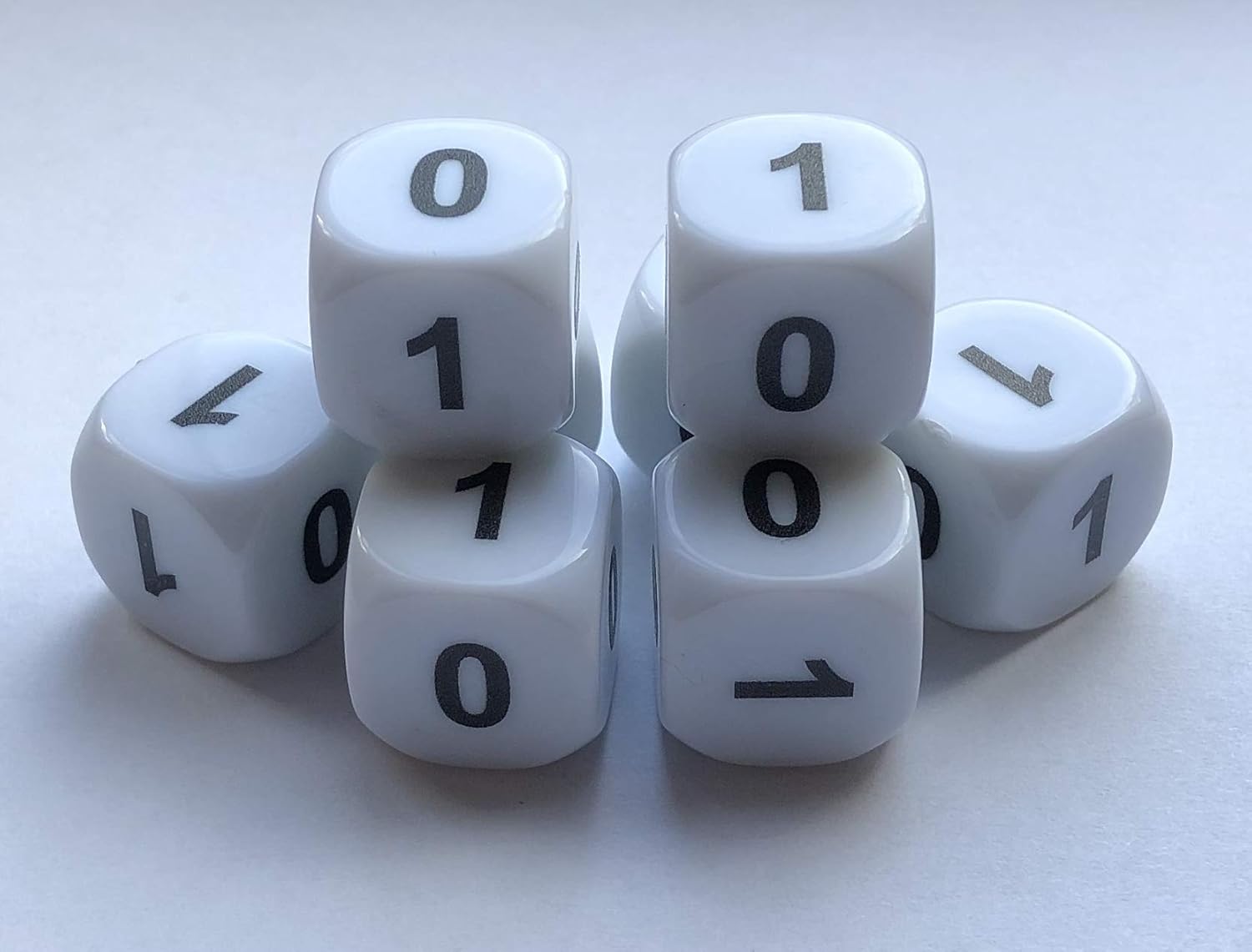 Tarquin A Byte of Binary Dice (Pack of 8): Tarquin: Amazon.co.uk: Toys ...