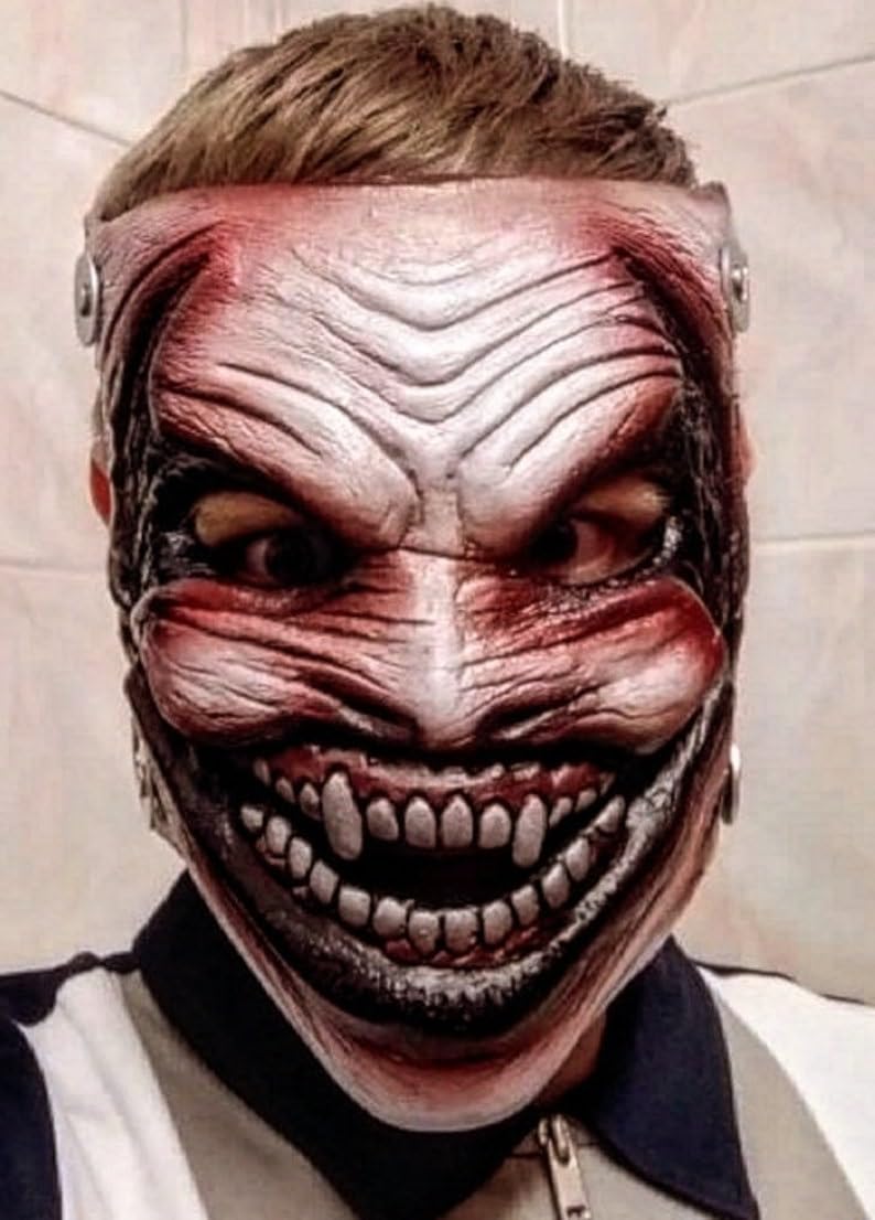 Mua Bray Wyatt The Fiend Replica Mask trên Amazon Mỹ chính hãng 2025 | Fado