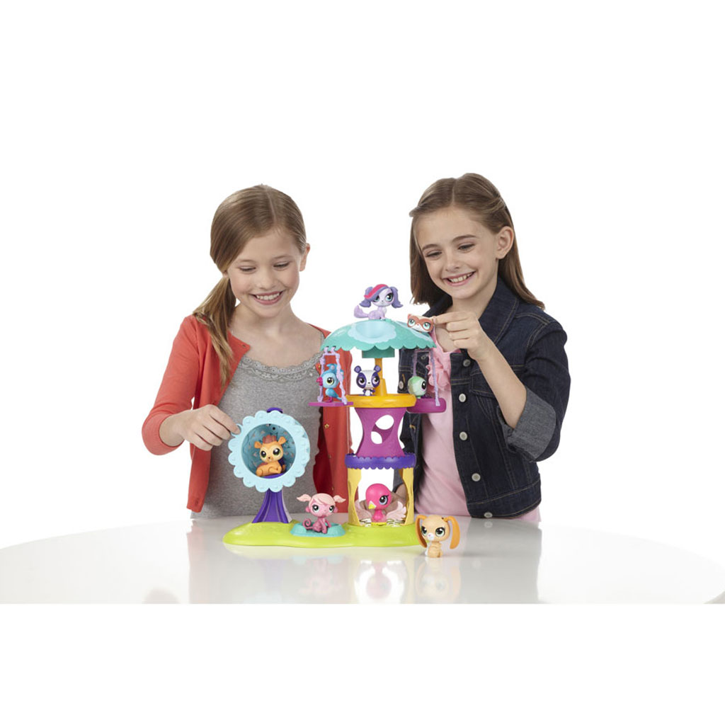 Amazon.com: Littlest Pet Shop Playtime Park with Russell Ferguson ...