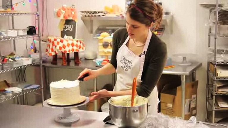 Watch How to Decorate a Cake with Buttercream Icing on Amazon Live